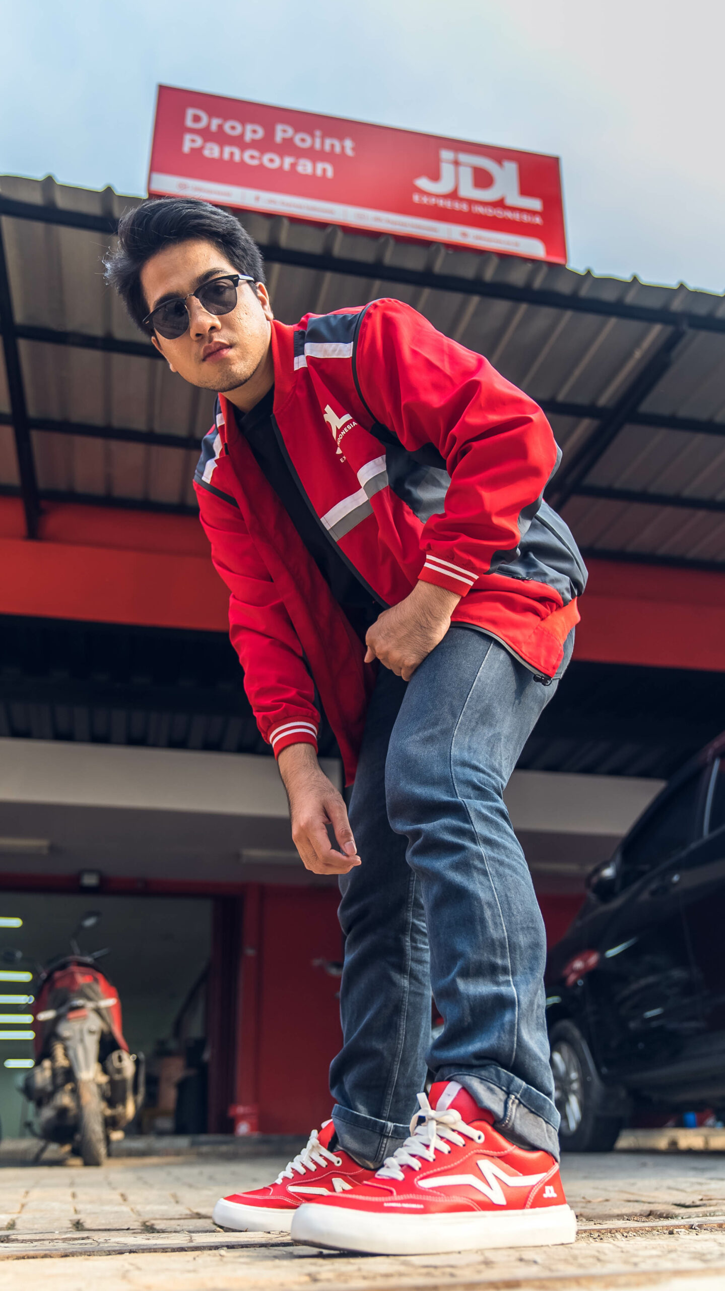 Utamakan Karyawan, JDL Express Ciptakan Sepatu Edisi Khusus untuk Kurir - Marketing.co.id